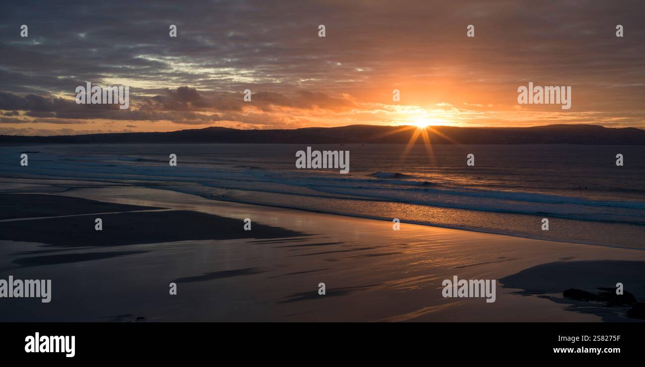 SUNSET CORNWALL LOOKING WEST TOWARDS HAYLE AND ST.IVES BAY Stock Photo ...