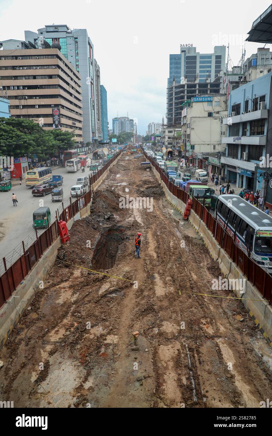 Construction of the Dhaka Metro Rail in Agargaon, Dhaka, Bangladesh ...