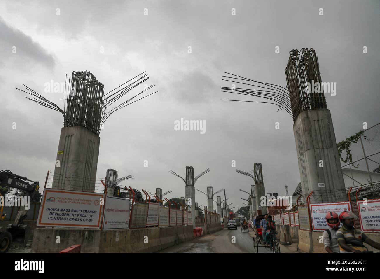 Construction of the Dhaka Metro Rail in Agargaon, Dhaka, Bangladesh ...