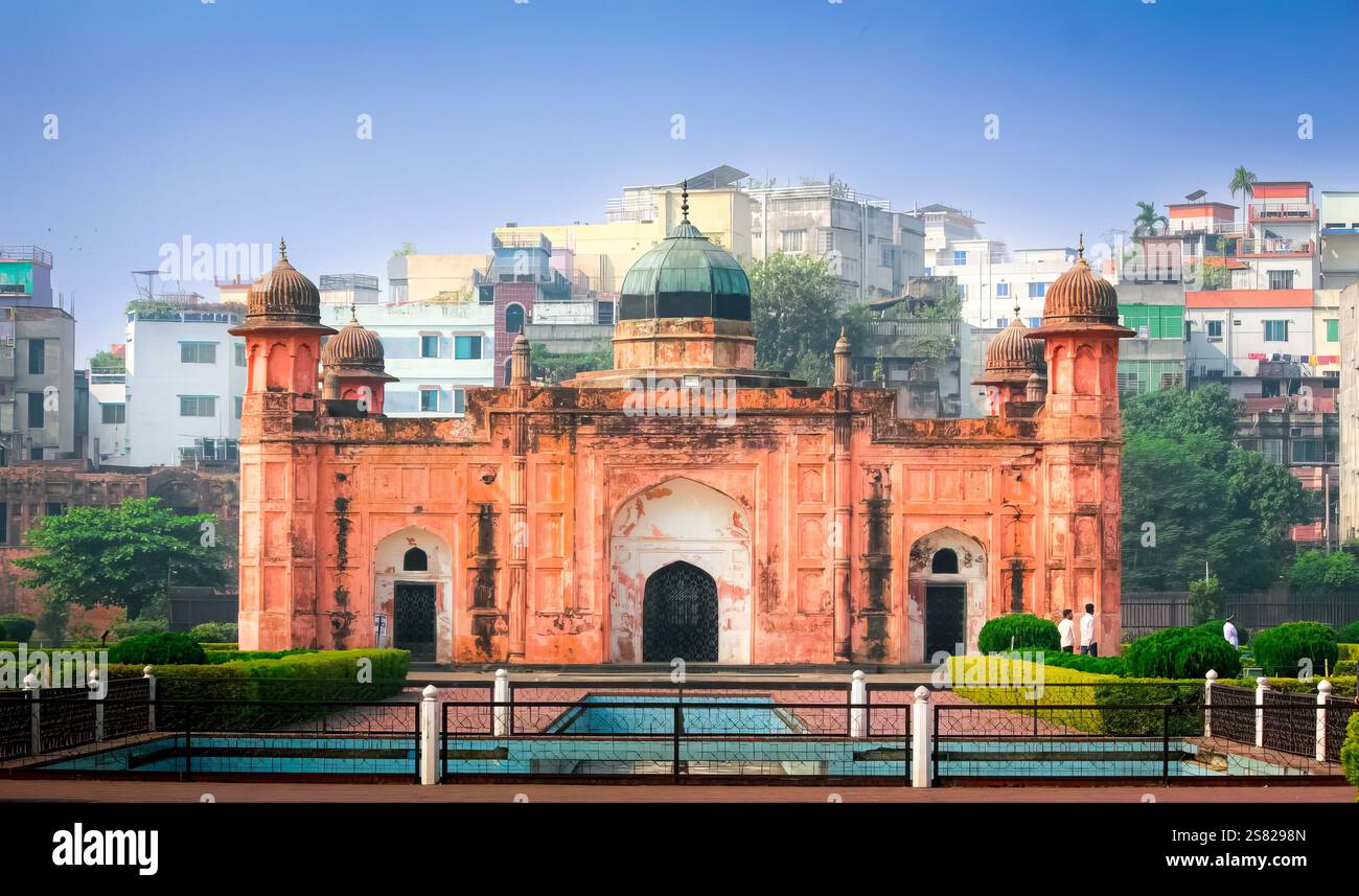 Lalbagh Fort, a historic 17th-century Mughal fort located in Dhaka ...