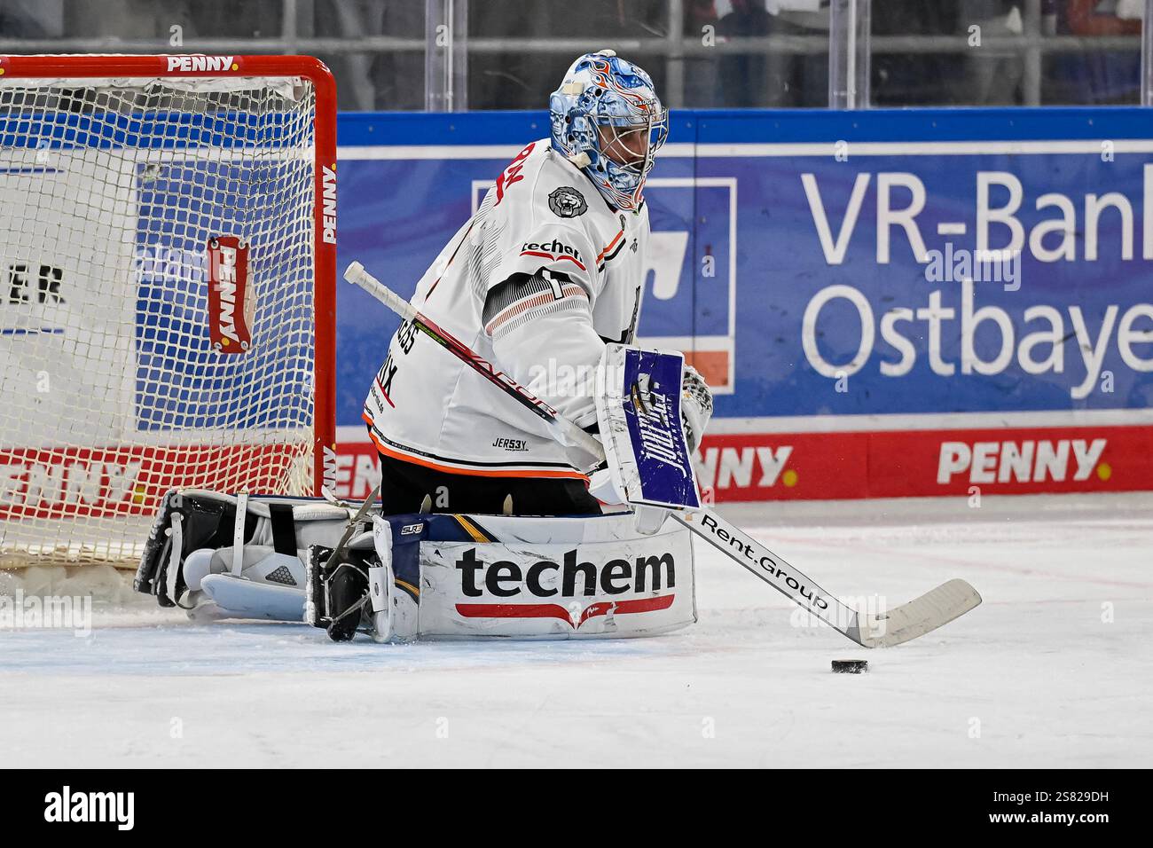 Thomas Greiss (Torwart, Loewen Frankfurt, #1). GER, Straubing Tigers vs ...