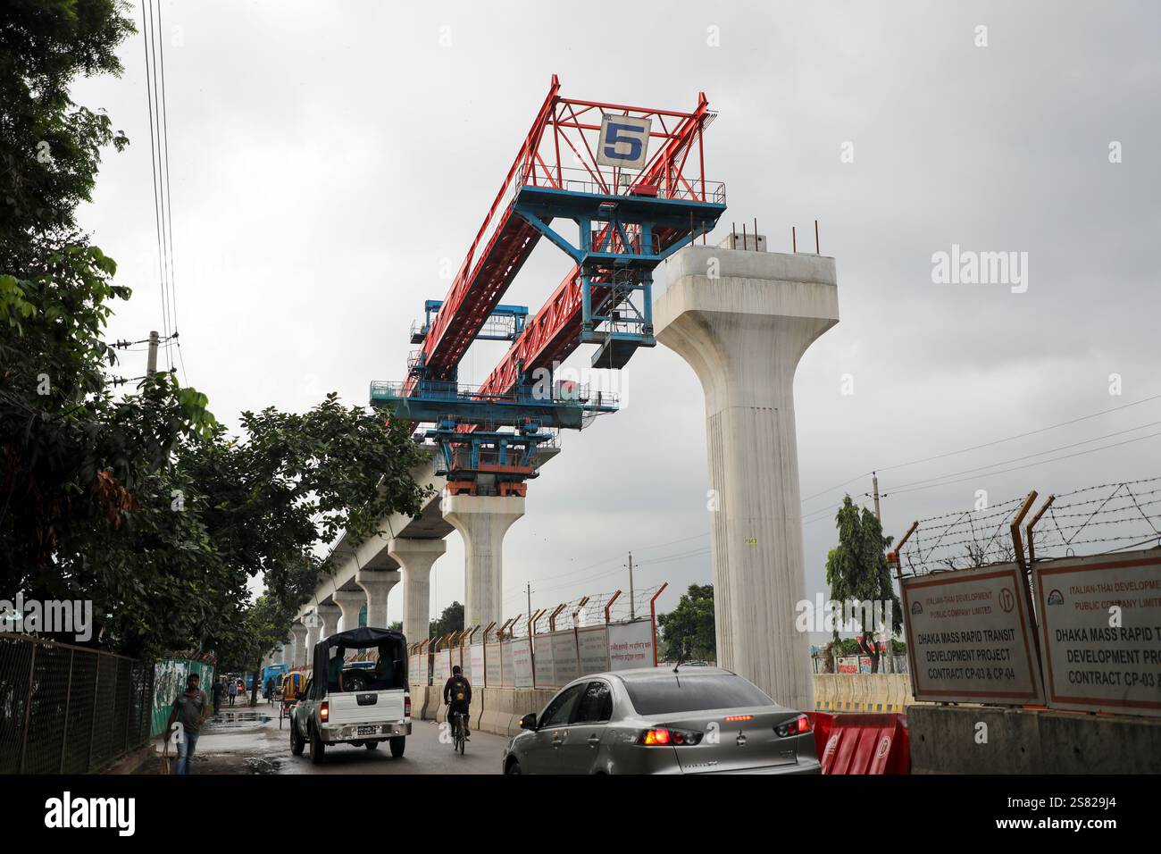 Construction of the Dhaka Metro Rail in Agargaon, Dhaka, Bangladesh ...