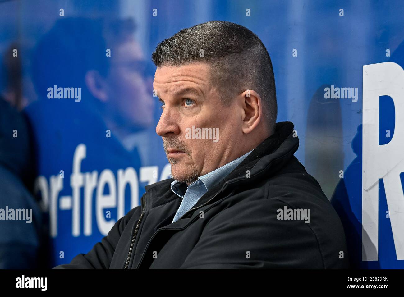 Tom Pokel (Chef-Trainer, Straubing Tigers). GER, Straubing Tigers vs ...