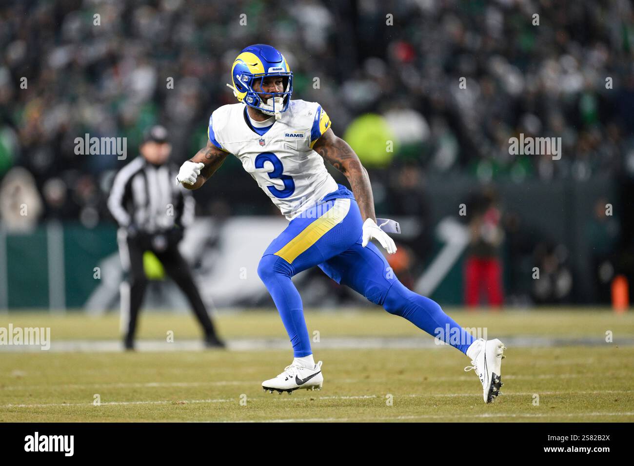 Los Angeles Rams safety Kamren Curl (3) in action during the first half ...