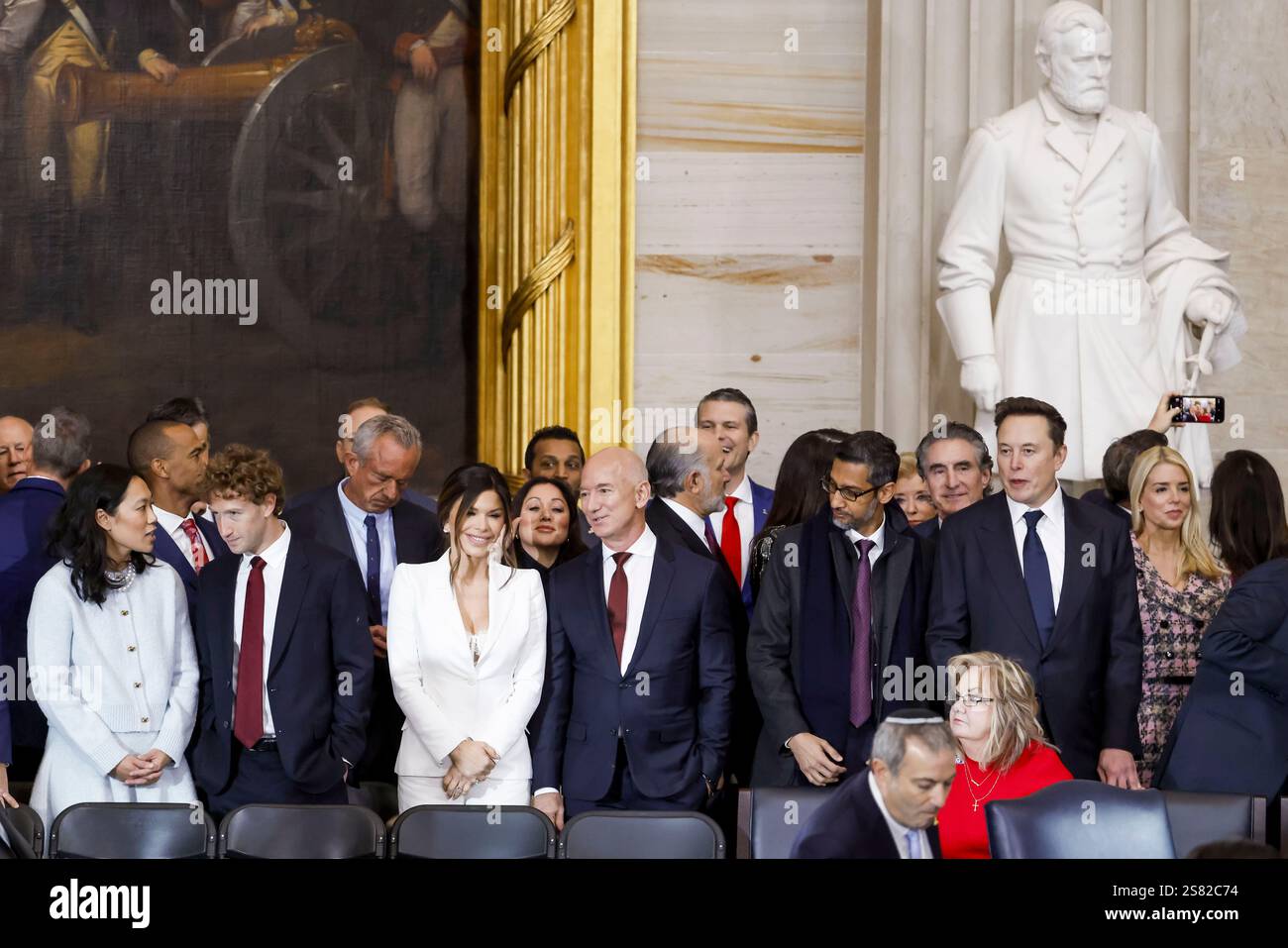 (L-R) Priscilla Chan, Meta CEO Mark Zuckerberg, Lauren Sanchez ...