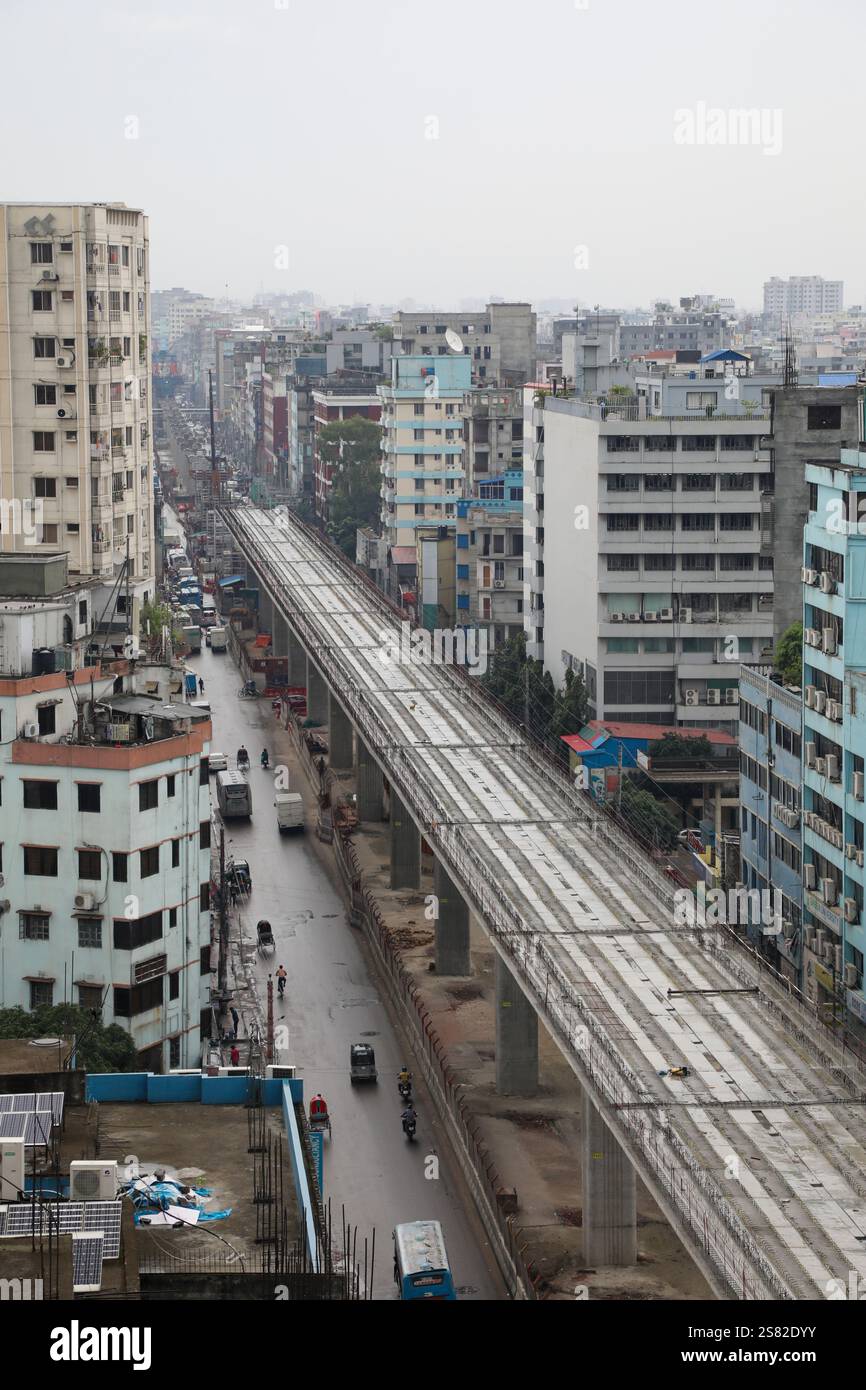 Construction of the Dhaka Metro Rail in Agargaon, Dhaka, Bangladesh Stock Photo - Alamy