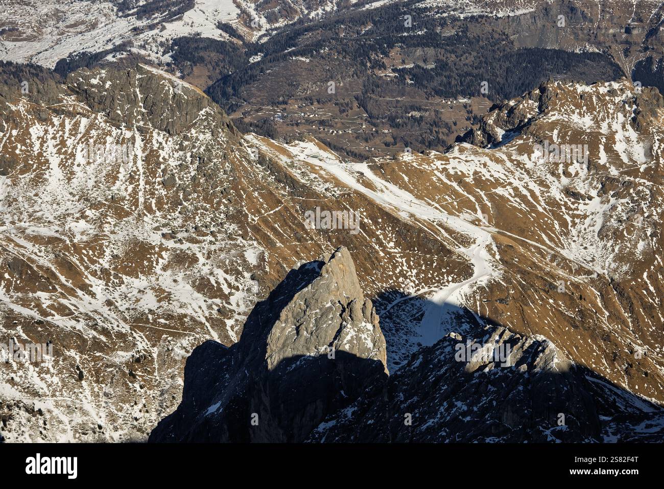 Marmolada in winter, Dolomites and Tauern range in background ...