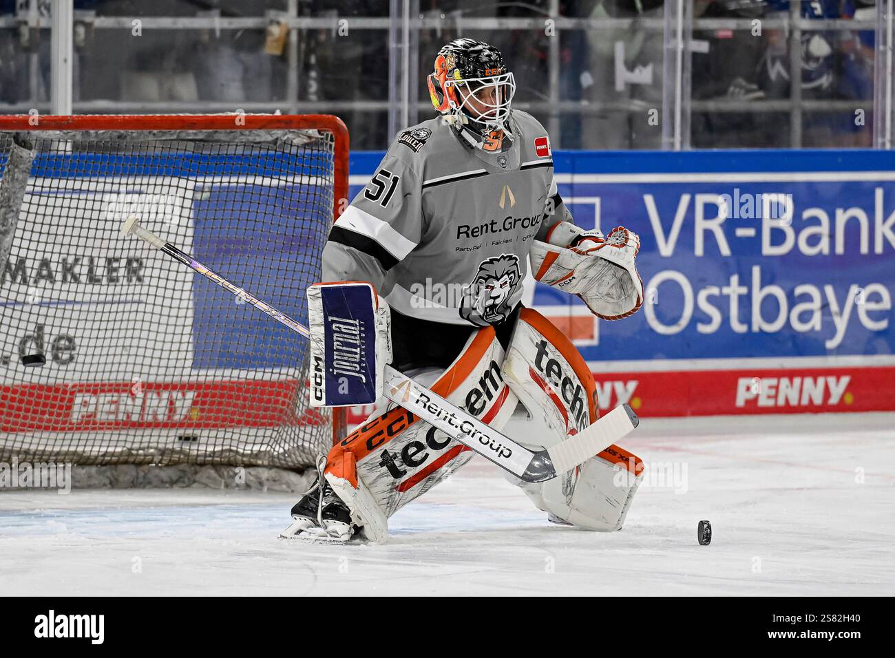 Straubing, Deutschland. 19th Jan, 2025. Cody Brenner (Torwart, Loewen ...