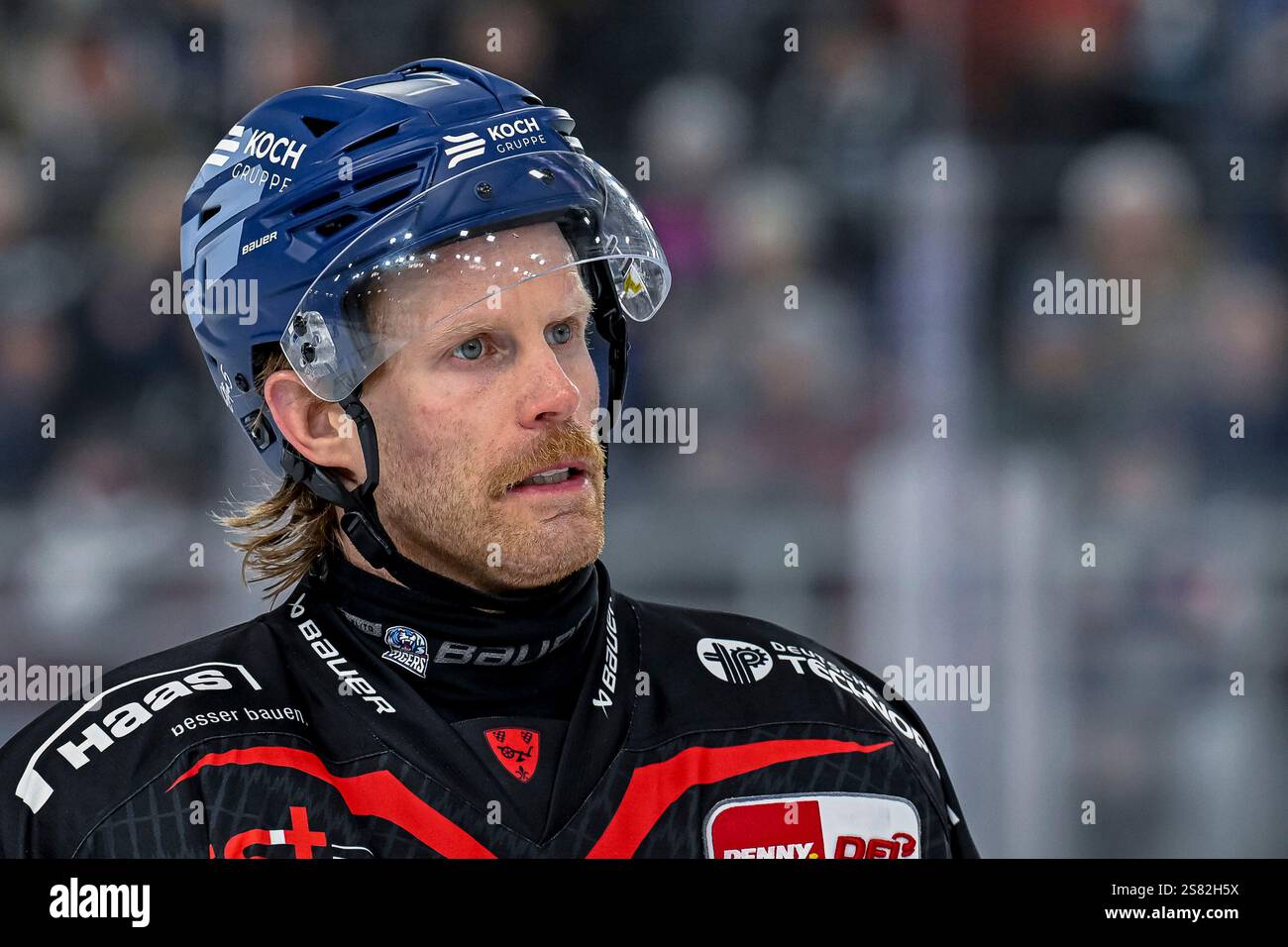 Philip Samuelsson (Straubing Tigers, #43) / Portrait / Portraet. GER ...
