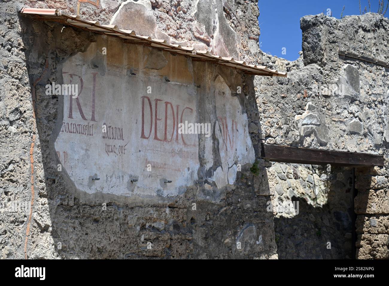 Historic street of Ancient roman shops in the city of Pompeii Italy ...