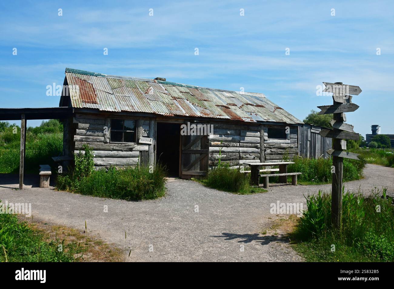 Sir Peter Scott's Arctic Cabin / research hut recreated at Slimbridge ...