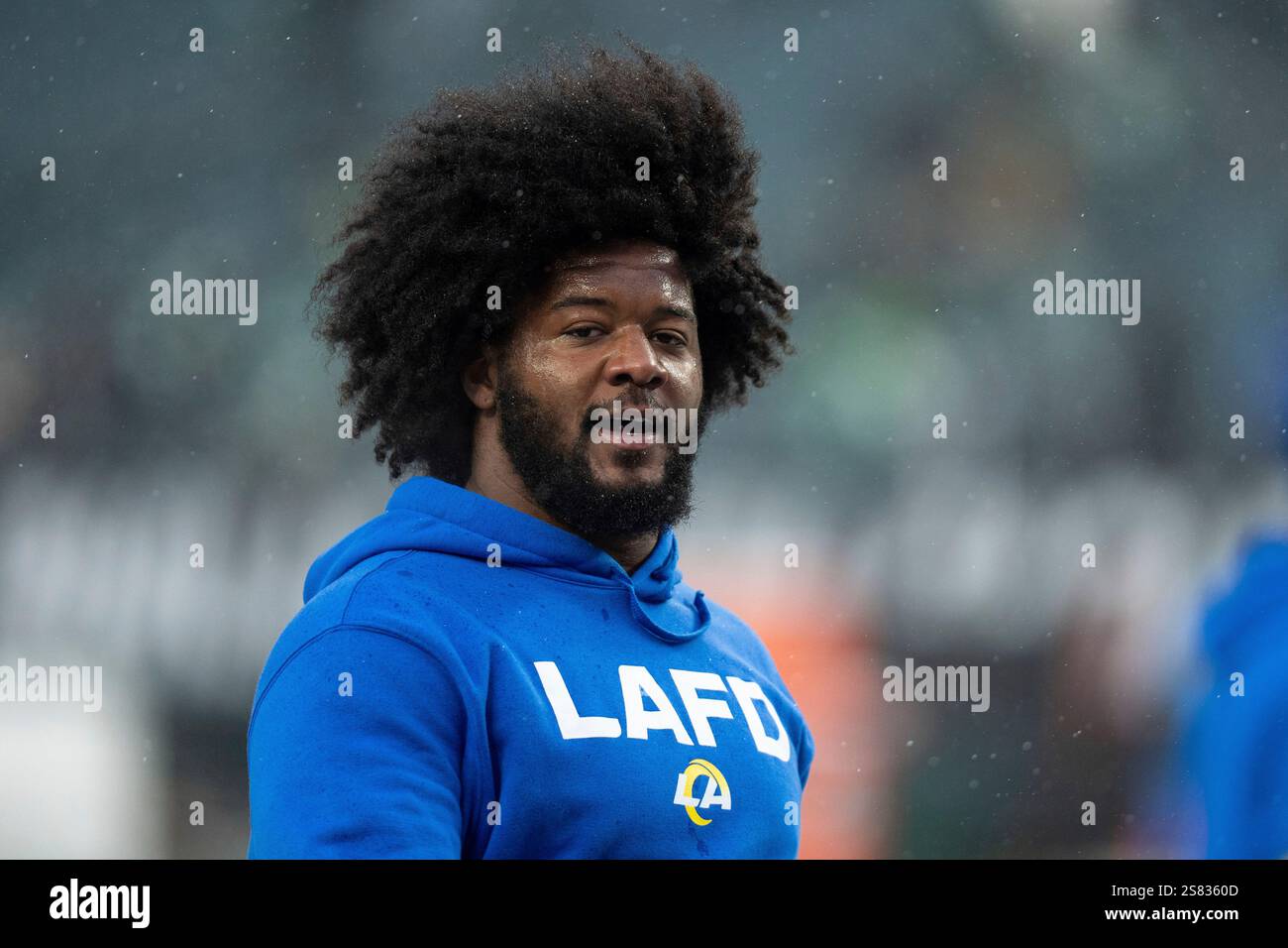 Los Angeles Rams defensive end Desjuan Johnson (94) looks on during ...
