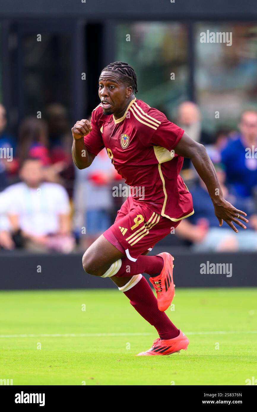 FT. LAUDERDALE, FL - JANUARY 18: Venezuela forward Jan Hurtado (9) runs ...