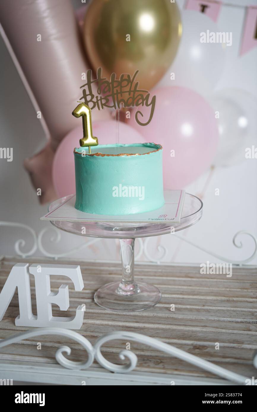 Number topper hi-res stock photography and images - Alamy