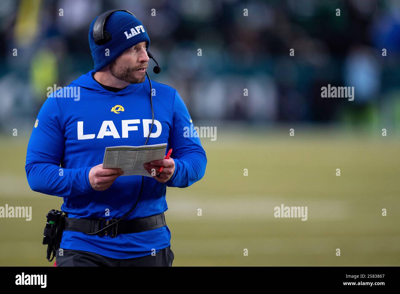 Los Angeles Rams head coach Sean McVay looks on during the NFL ...