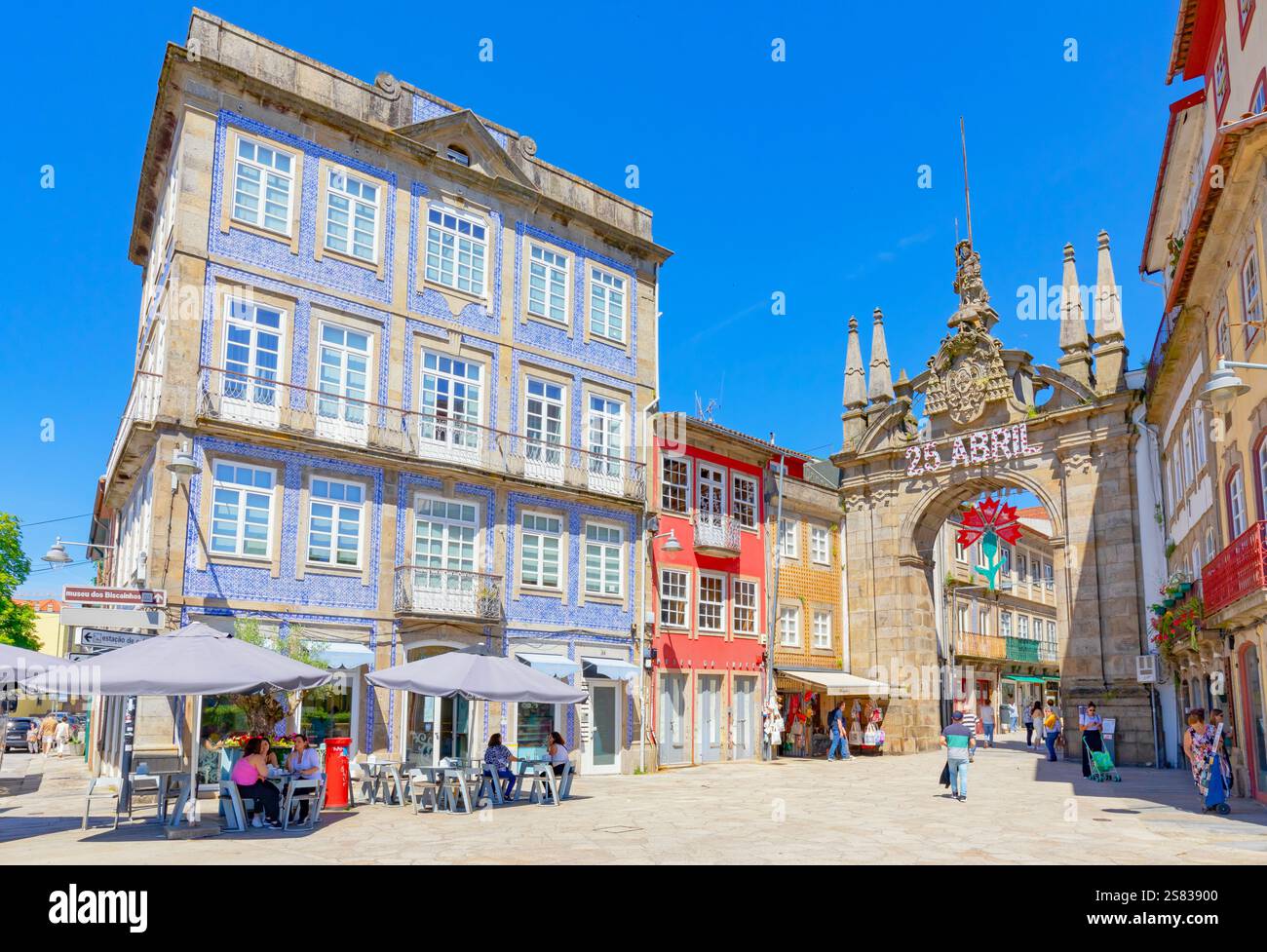 Arch of the New Gate (Arco da Porta Nova), Braga, Minho Province ...
