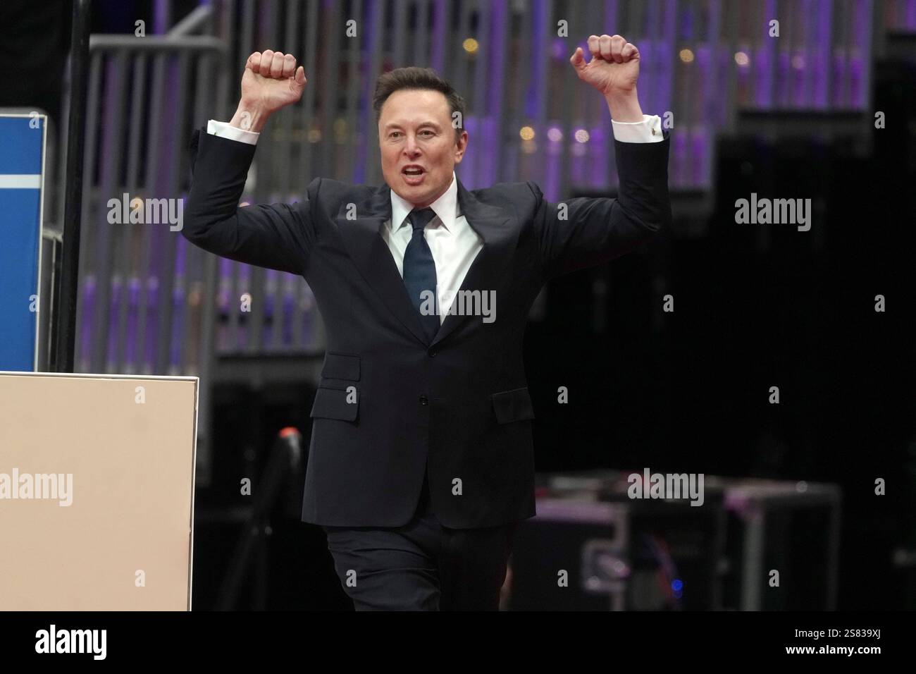 Elon Musk arrives to speak at an indoor Presidential Inauguration ...