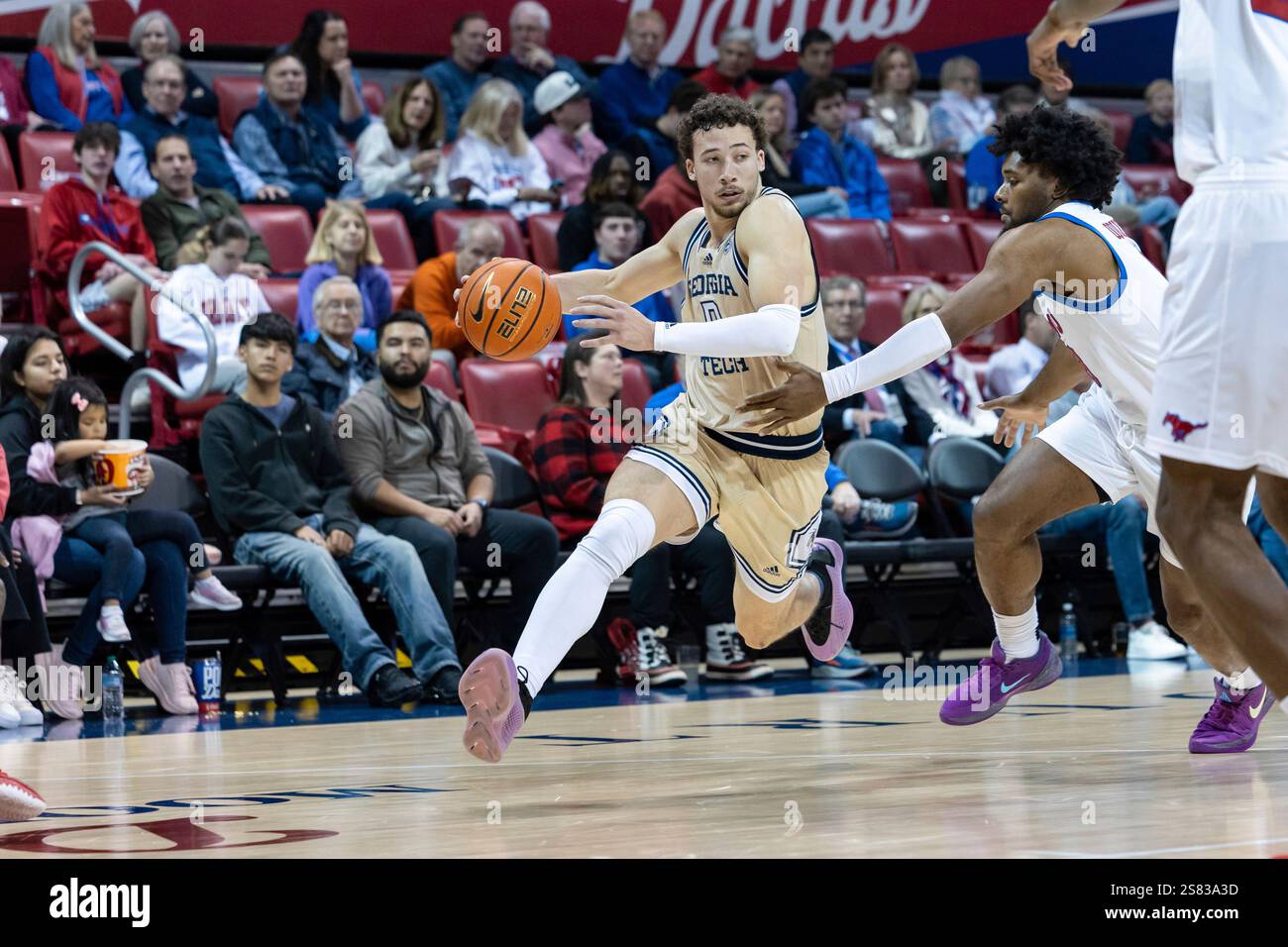 DALLAS, TX - JANUARY 11: Georgia Tech Yellow Jackets guard Lance Terry ...