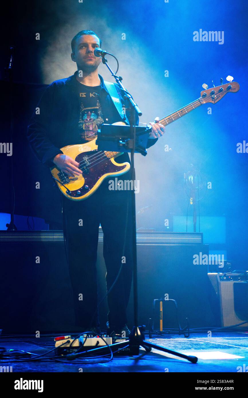 Kingfishr bass player hi-res stock photography and images - Alamy