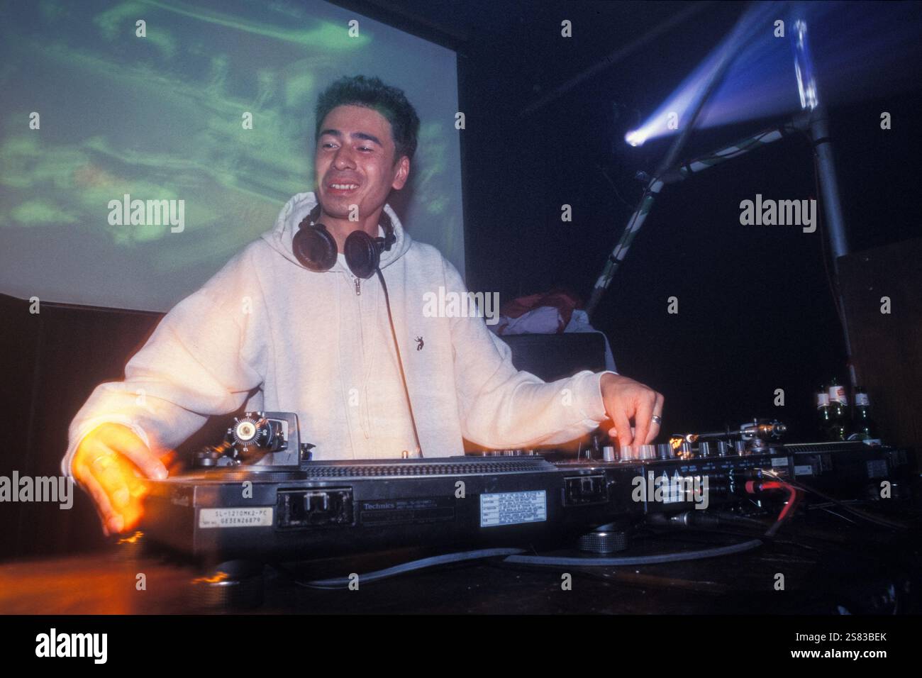 Bomb the bass beat dis hi-res stock photography and images - Alamy