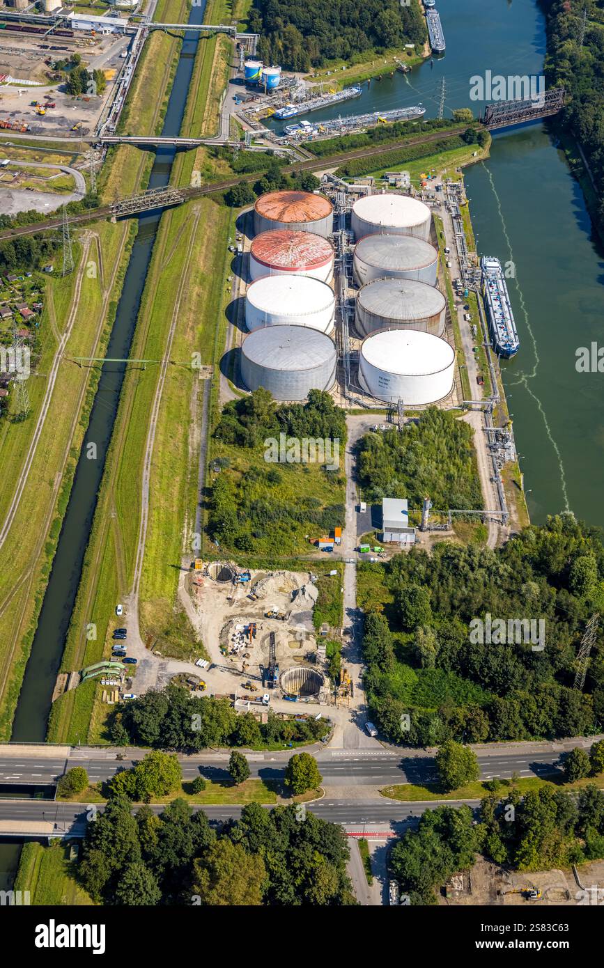 Aerial view, refinery port of BP Gelsenkirchen GmbH, tank farm on the ...