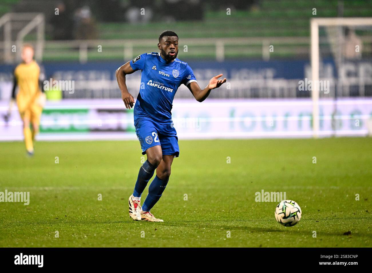 23 Paolo GOZZI (estac) during the Ligue 2 BKT match between Troyes and ...