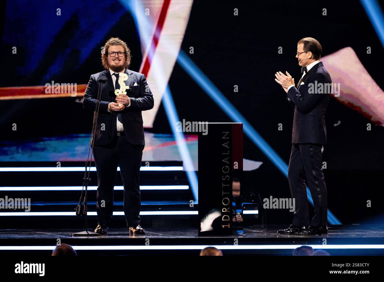 Stockholm, Sverige. 20th Jan, 2025. 250120 Oskar Mikaelsson tilldelas ...