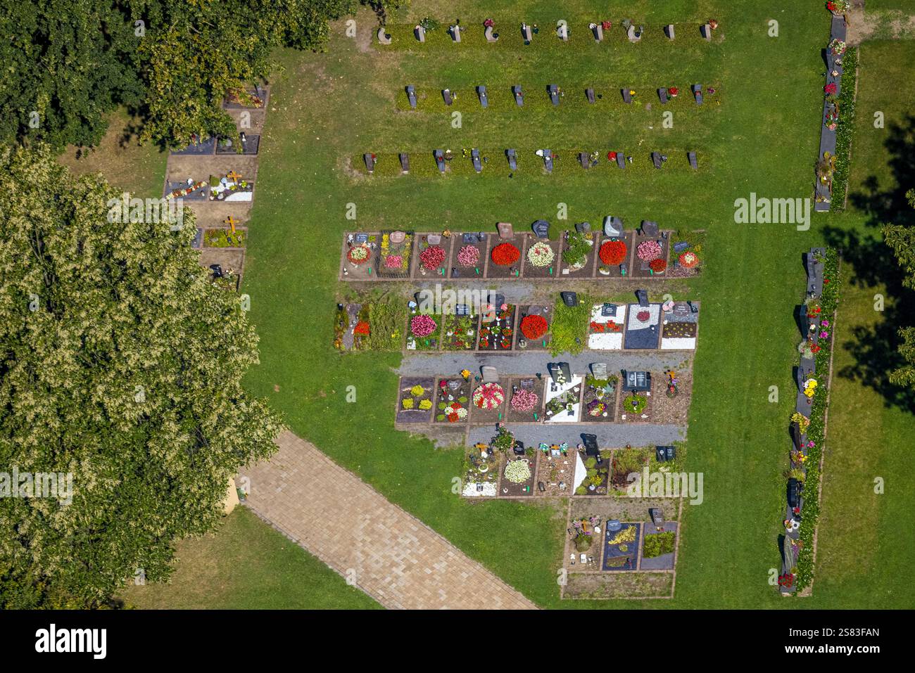 Aerial view, Brauck cemetery cemetery, Brauck, Gladbeck, Ruhr area ...