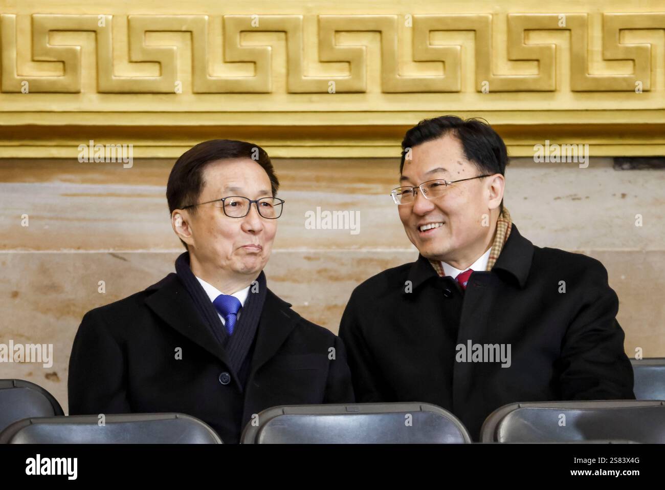 Han Zheng, left, Vice President of the People's Republic of China ...