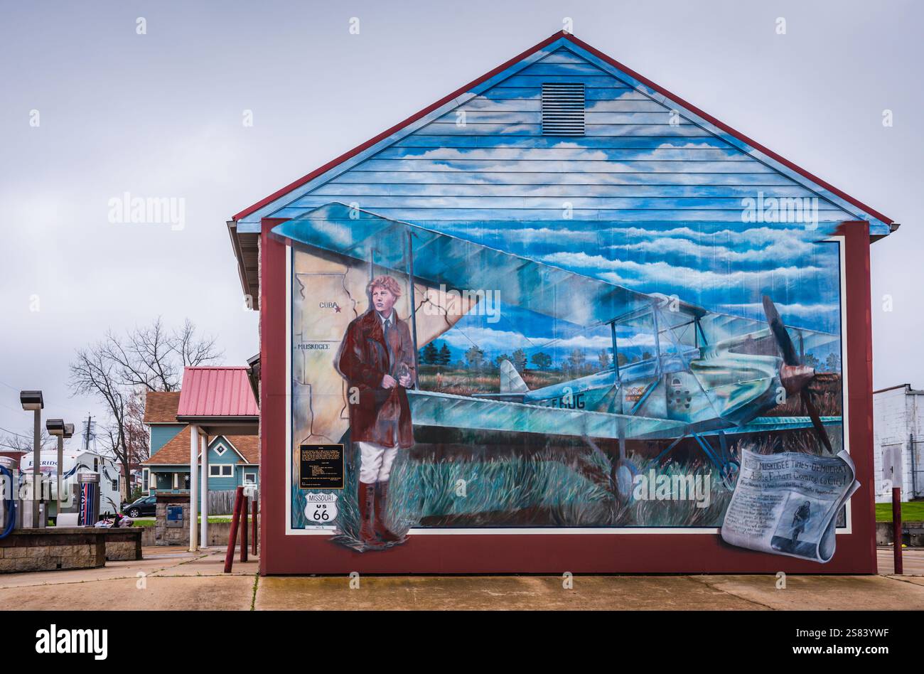 Cuba, MO USA - April 23, 2018: Mural covered restaurant in converted ...