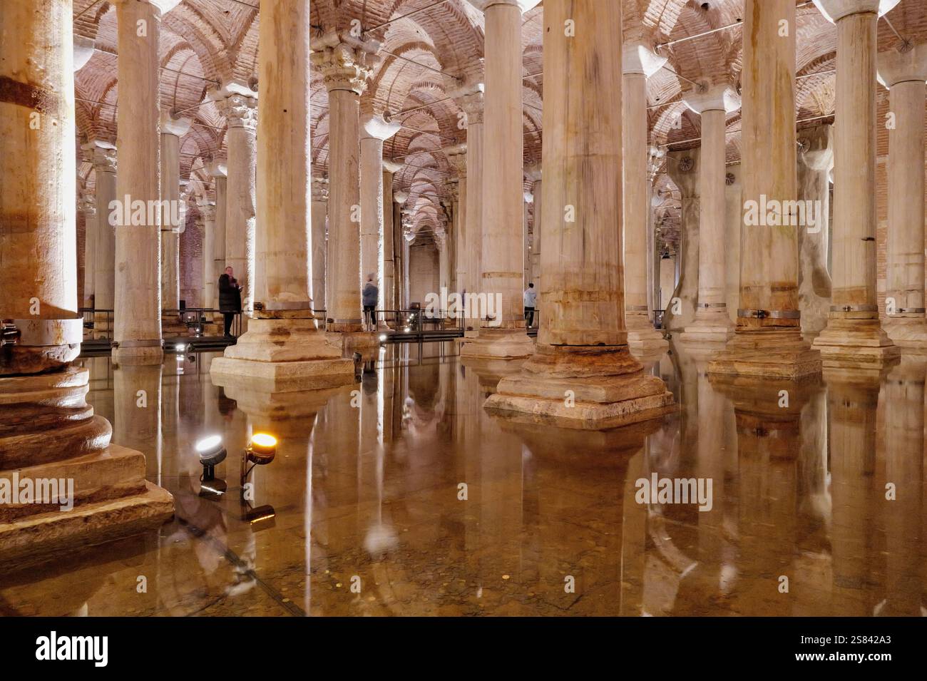 Basilica Cistern (Yerebatan Sarnıcı) an ancient underground water ...