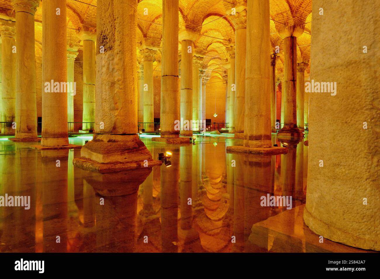 Basilica Cistern (Yerebatan Sarnıcı) an ancient underground water ...