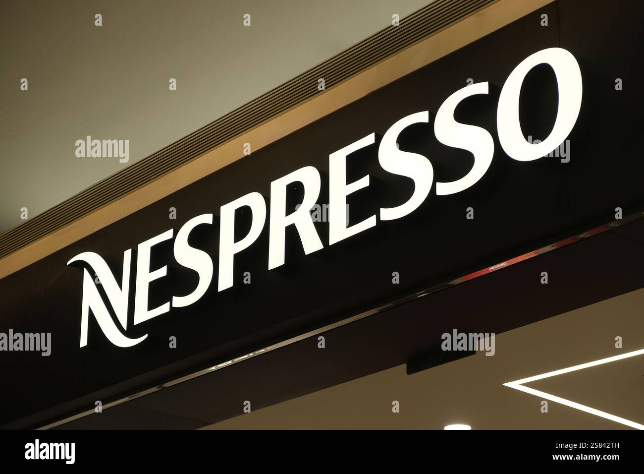 Nespresso store sign hi-res stock photography and images - Alamy