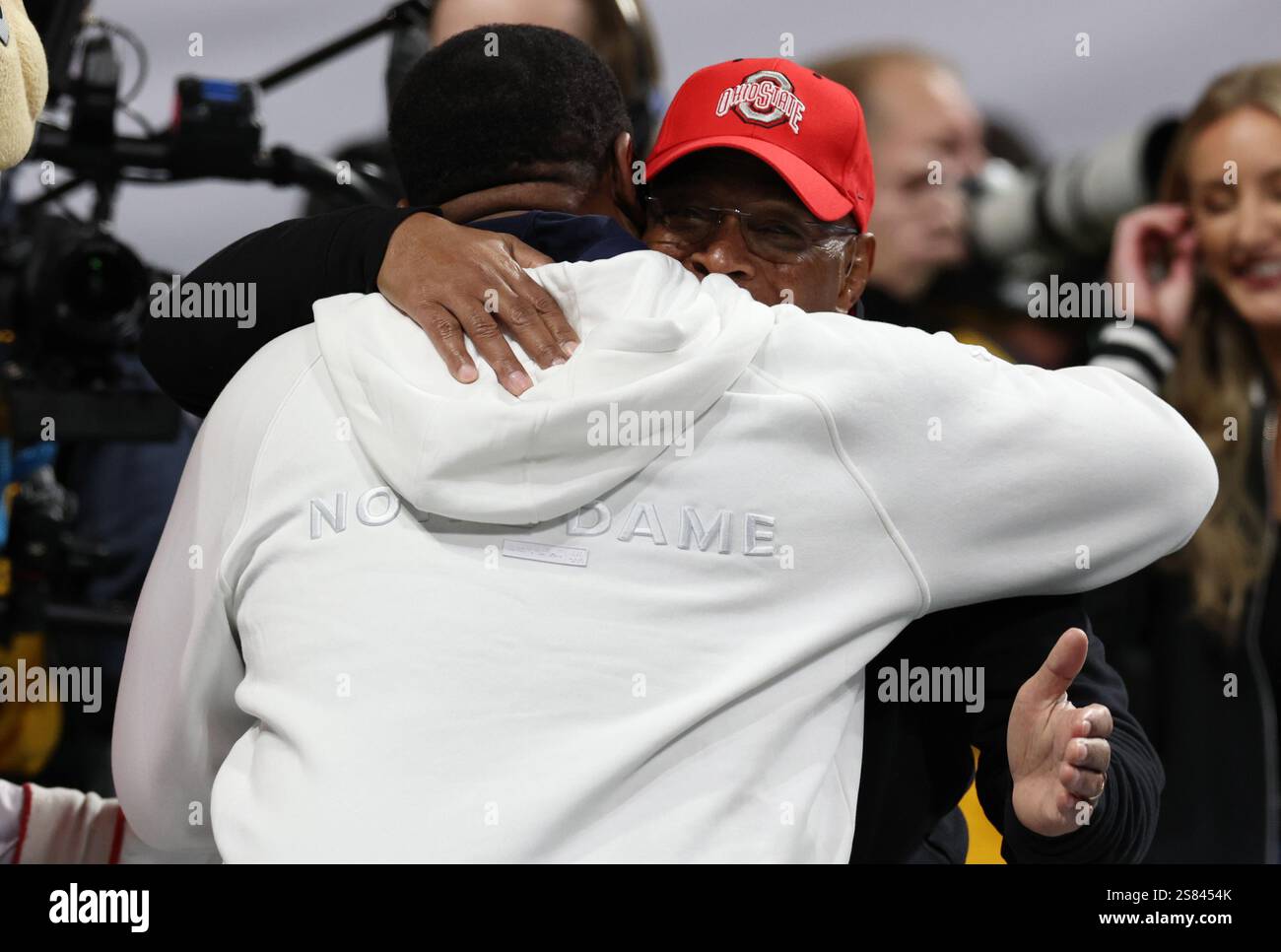 Atlanta, United States. 20th Jan, 2025. Former players Archie Griffin ...