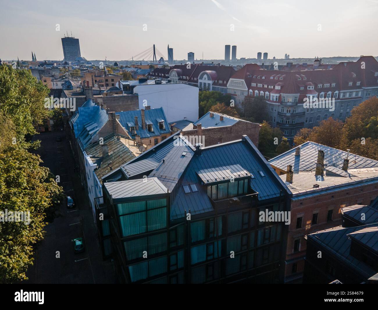 Metal roofed buildings hi-res stock photography and images - Alamy
