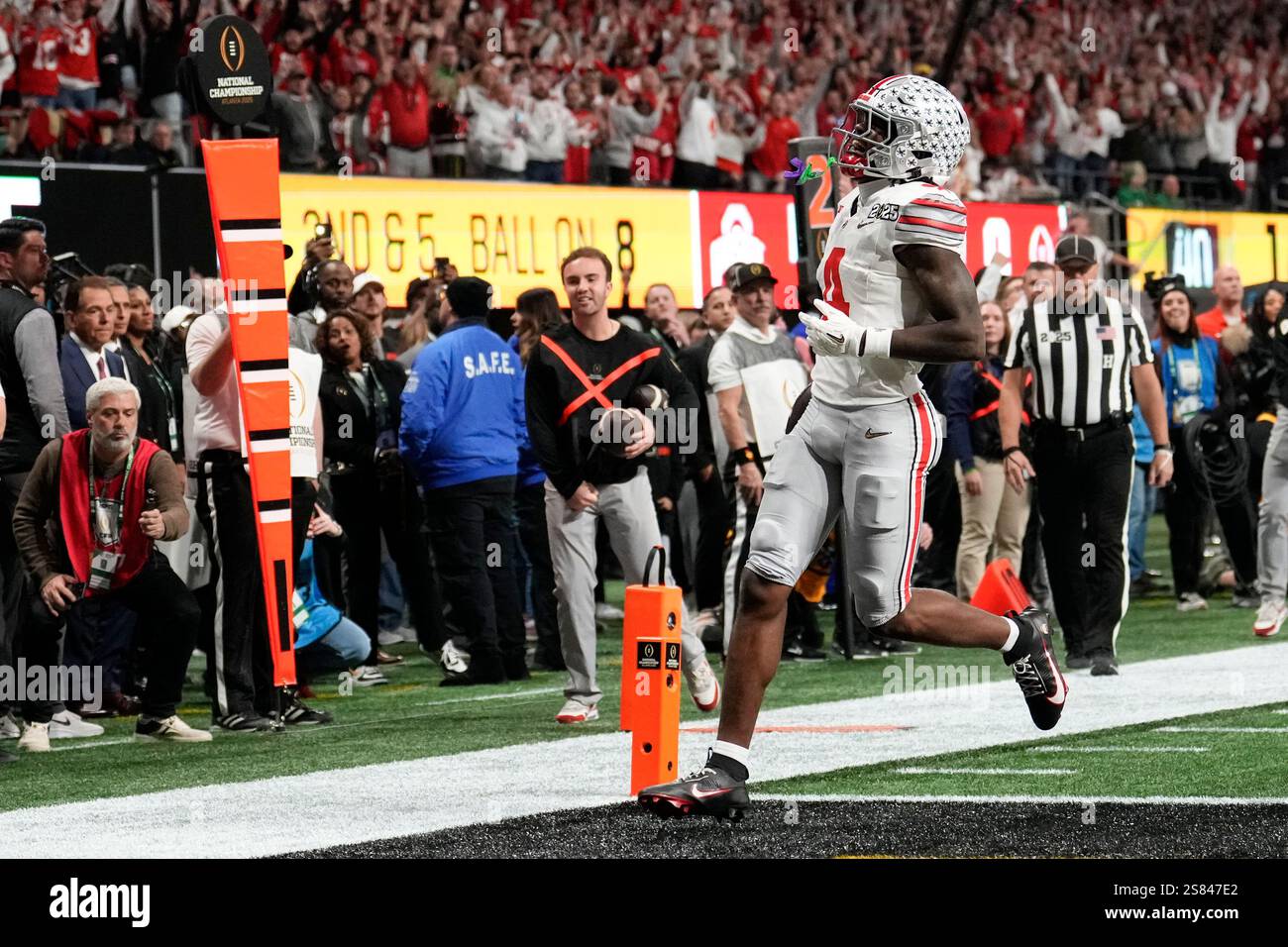 Ohio State wide receiver Jeremiah Smith runs for a touchdown against ...