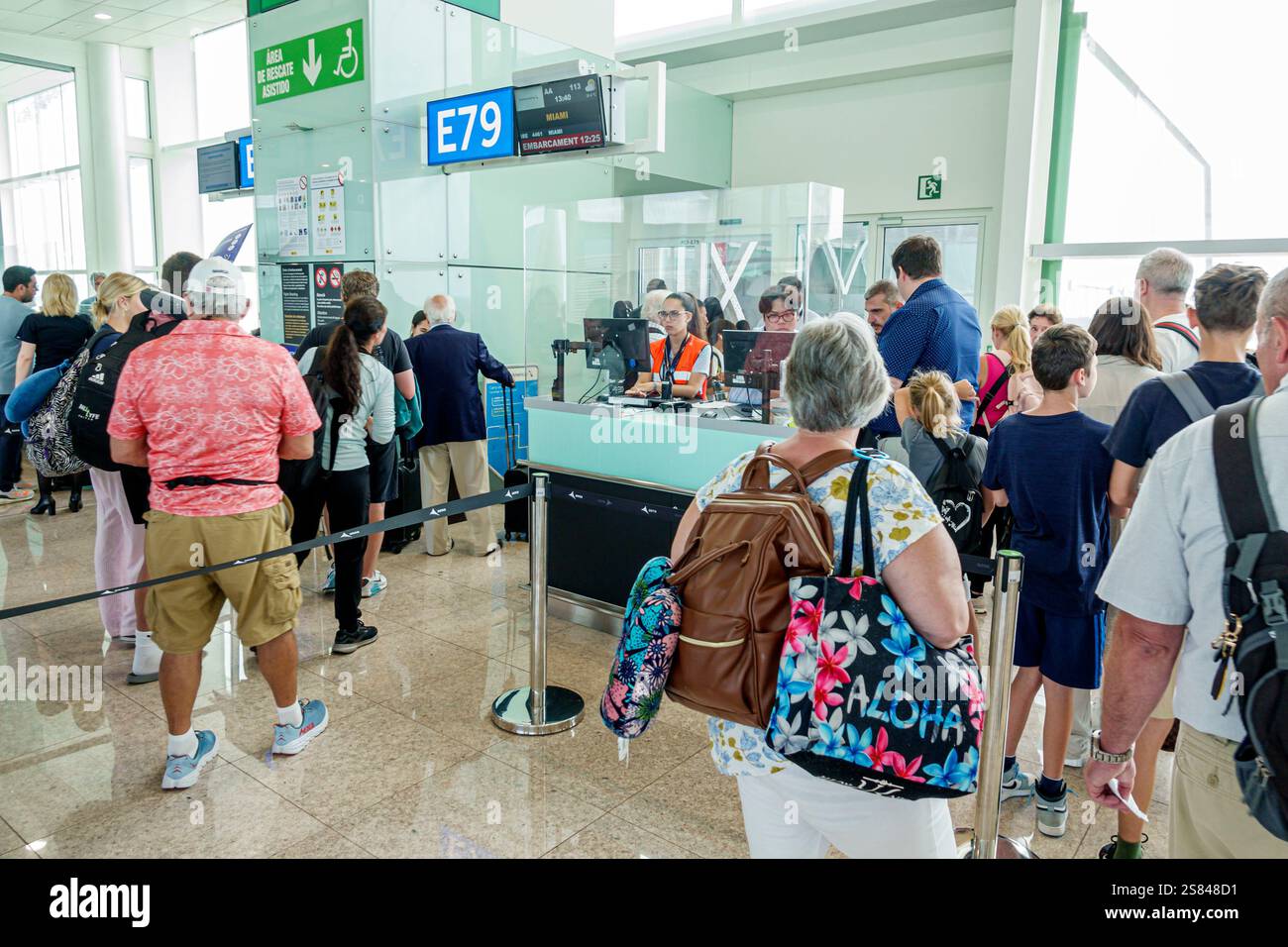 Rescate interior hi-res stock photography and images - Alamy