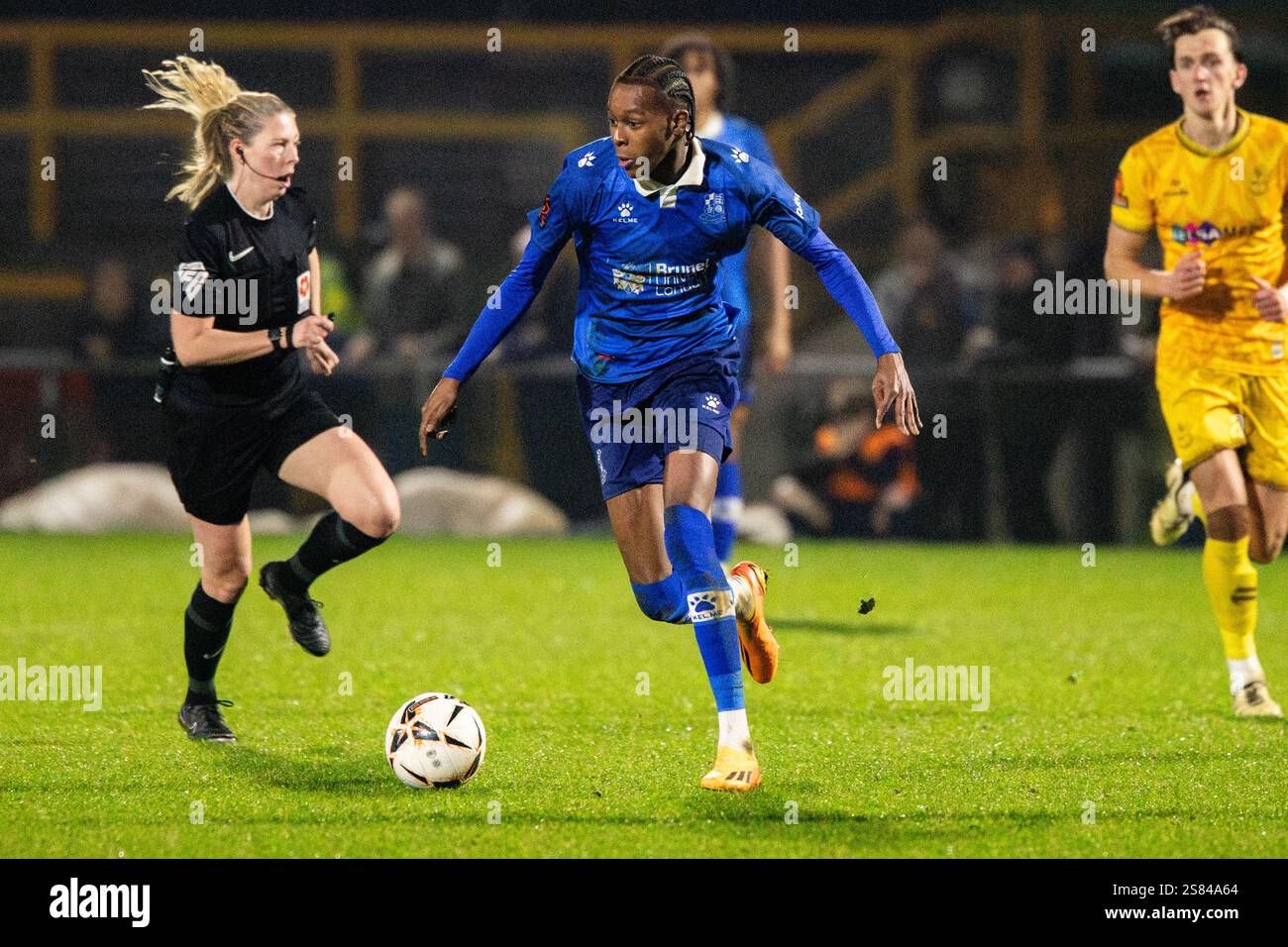 Kallum Cesay running with ball in Sutton United Vs Wealdstone FC 15/01 ...