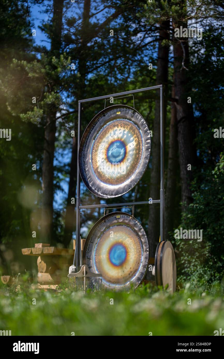 Visible altar setting hi-res stock photography and images - Alamy