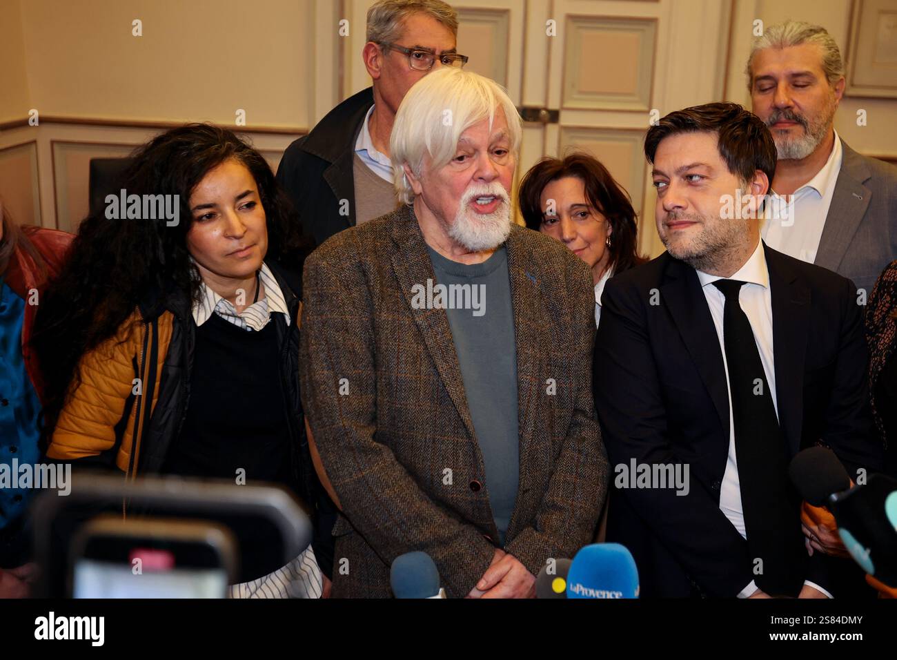 Marseille, France. 20th Jan, 2025. Paul Watson (C) seen alongside Mayor ...