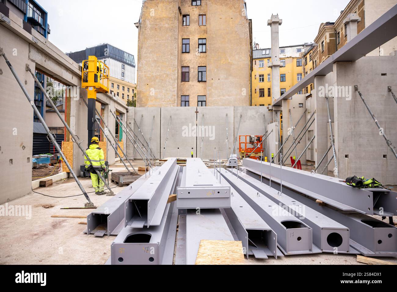 Active construction site roads hi-res stock photography and images - Alamy