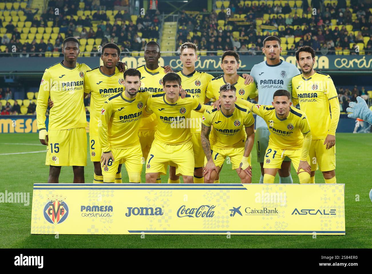 Vila-Real, Spain. 20th Jan, 2025. Villarreal team group line-up ...