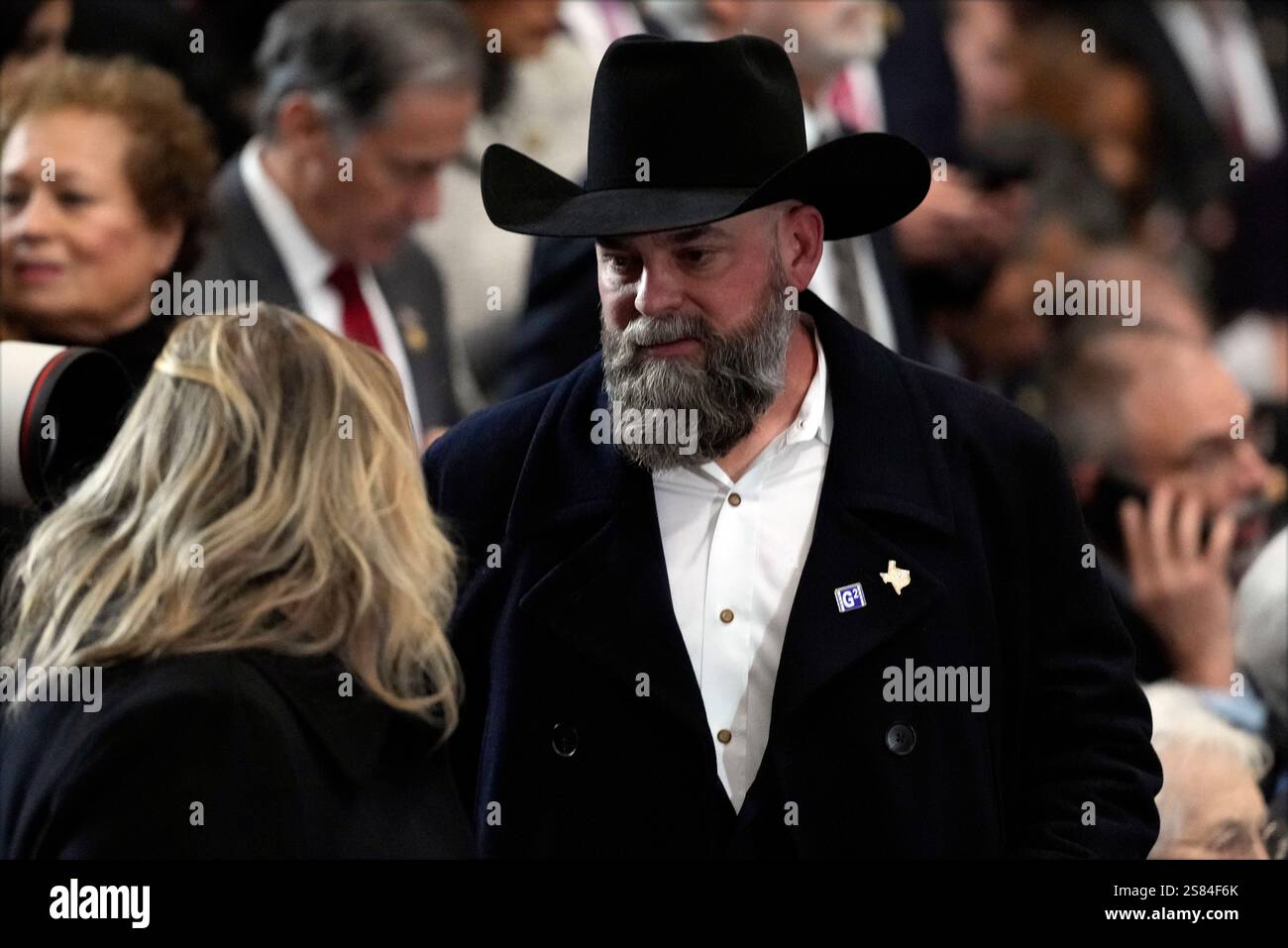 Guests arrive for the 60th Presidential Inauguration in the Rotunda of ...