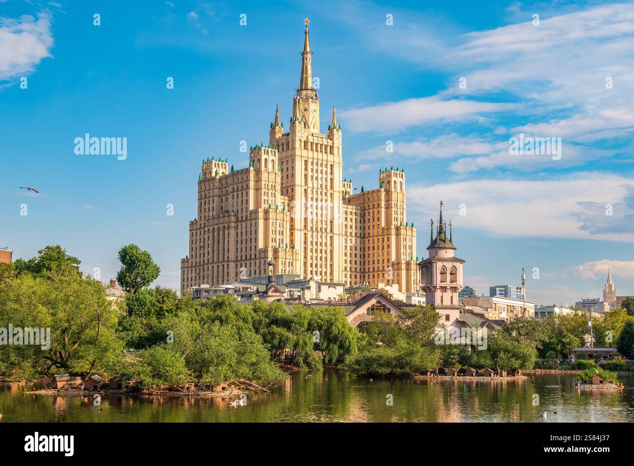The view on the residential Stalinist high-rise building on Kudrinskaya ...