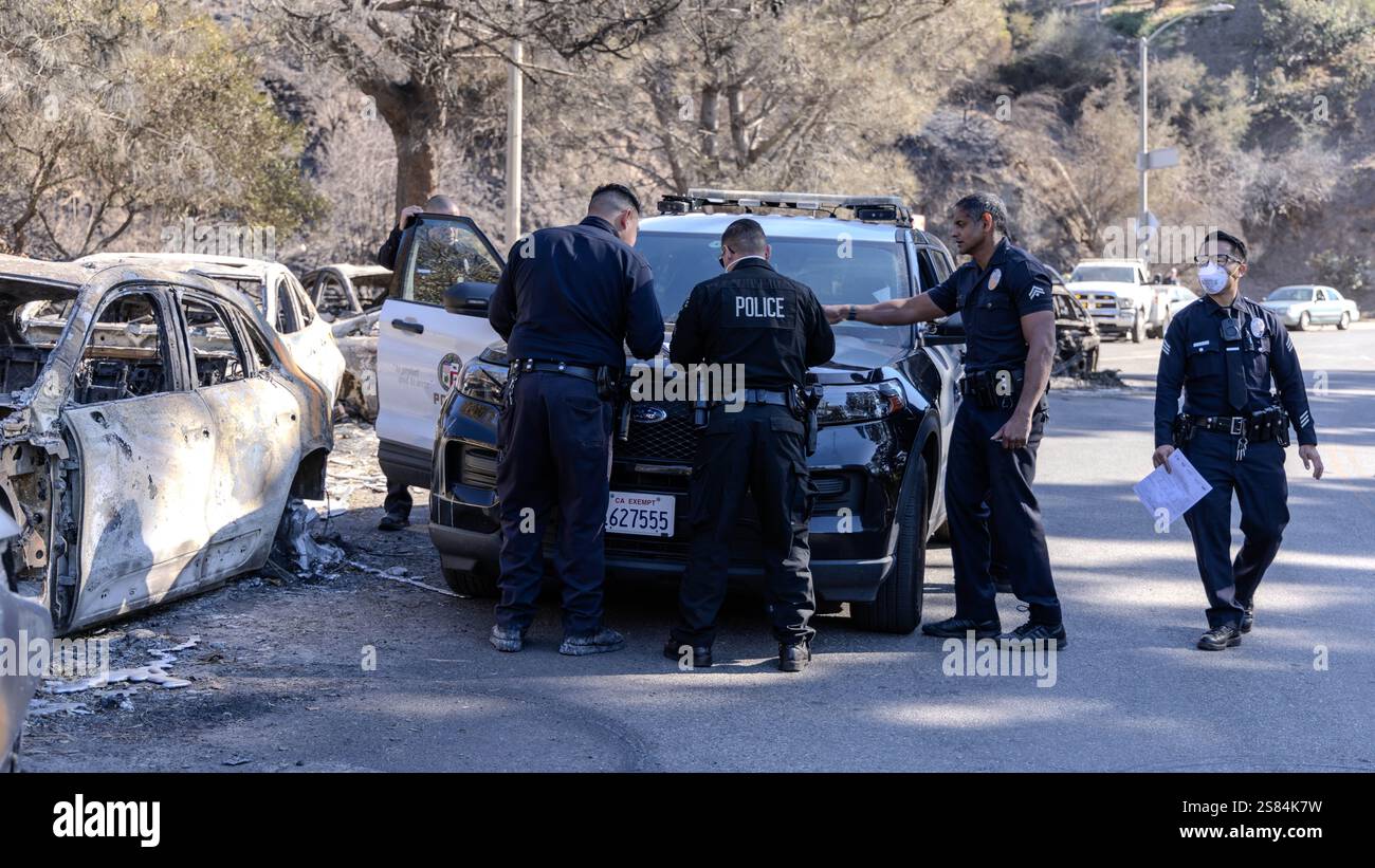 Pacific Palisades, California, USA. 16th Jan, 2025. Los Angeles Police ...