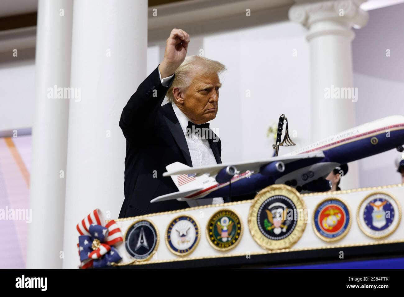 Washington, United States. 20th Jan, 2025. President Donald Trump cuts ...