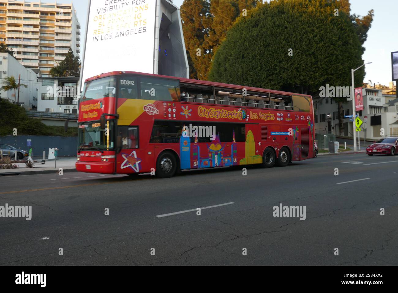 Los Angeles, California, USA 20th January 2025 Tour Bus on Sunset Blvd ...
