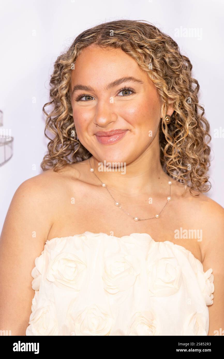 Los Angeles, United States. 18th Jan, 2025. Actress Violet Tinnirello ...