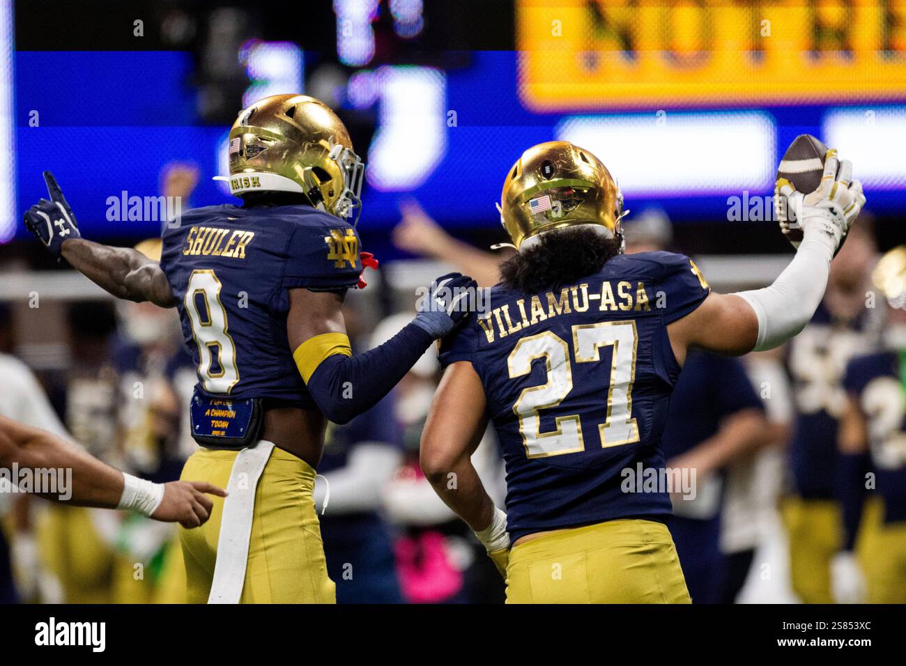 January 20, 2025: Notre Dame linebacker Kyngstonn Viliamu-Asa (27) and ...