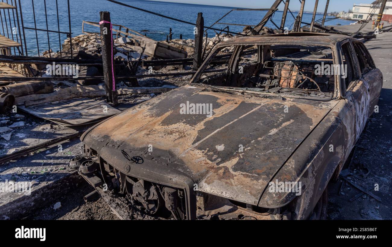 Pacific Palisades, California, USA. 16th Jan, 2025. Burnt car and home ...